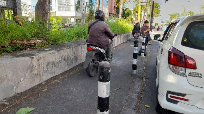 Macet di Manado pada H - 3 Natal: Trotoar pun Dipakai Sepeda Motor ...