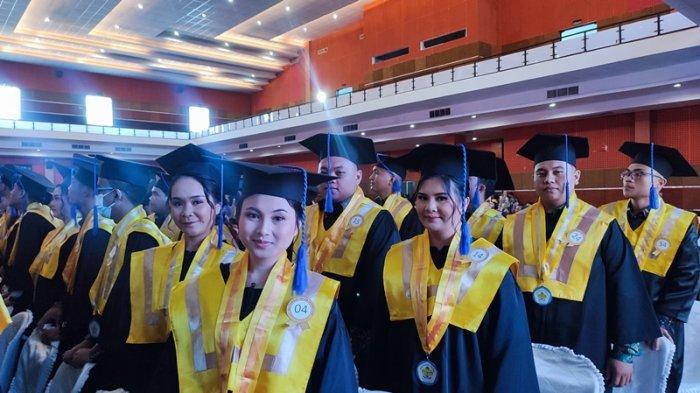 585 Mahasiswa Politeknik Negeri Manado Sulawesi Utara Ikut Wisuda - Tribunmanado.co.id