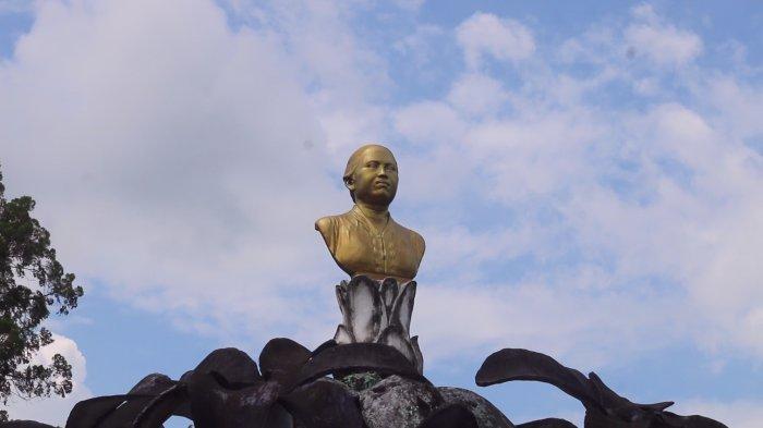 Potret Kondisi Makam Pahlawan Nasional Maria Walanda Maramis di ...