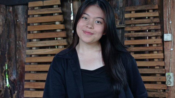 Cewek Tomohon Marchia Aray Bangga Kolintang Membawanya Ikuti Lomba ...