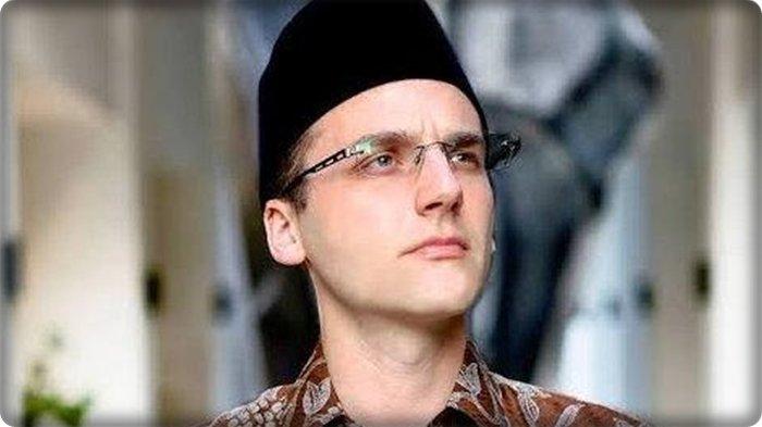 Mengenal Chaim Fetter, Sosok Bule Belanda yang Rela Jual Perusahaan demi Bantu Anak-anak di NTB ...