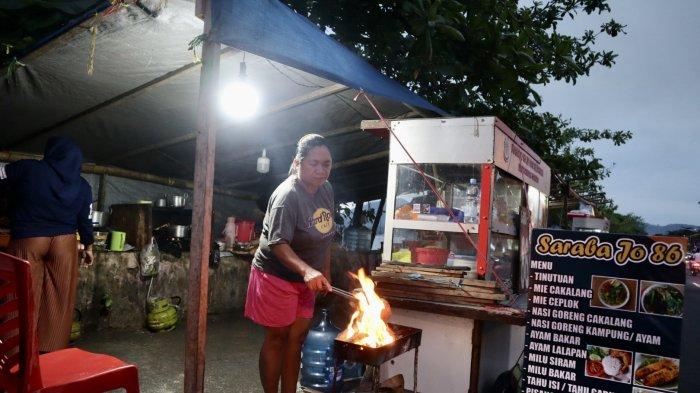 Potret Sejumlah Warga Nikmati Senja di Kawasan Boulevard II Manado ...