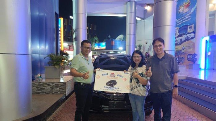 Purwanto Serahkan Hadiah Mobil kepada Pemenang Undian Simpedes 2023 BRI Manado Sulawesi Utara ...