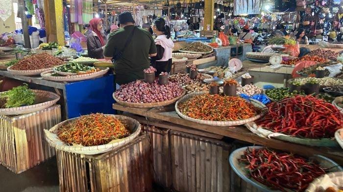 Harga Bahan Pokok di Pasar Beriman Tomohon Sulawesi Utara, Tomat dan ...
