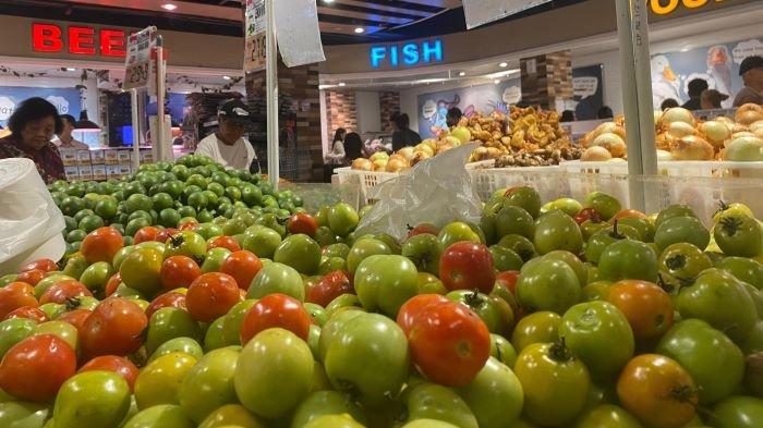 Harga Tomat di Swalayan Manado Turun Jadi Lebih Murah, Stok Banyak ...