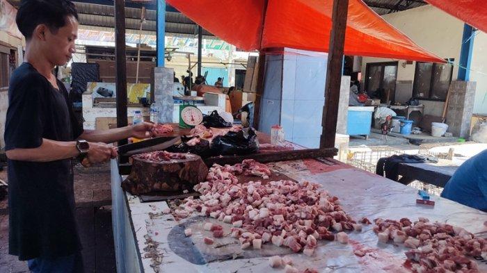 Harga Daging Babi di Pasar Pinasungkulan Manado Sulawesi Utara Anjlok, Rp 35 Ribu per Kilogram ...