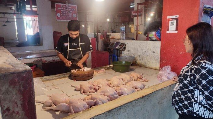 Jelang Idul Adha, Harga Daging Ayam Turun di Pasar Bersehati Manado ...