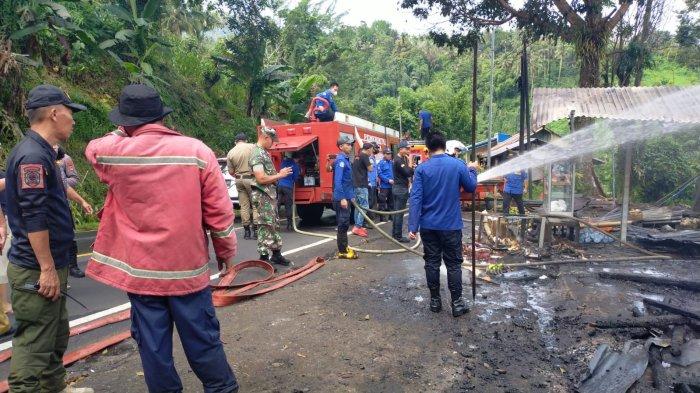 BREAKING NEWS, Satu Rumah di Jalan Raya Tomohon Manado Sulawesi Utara Terbakar, Tak Ada Korban ...