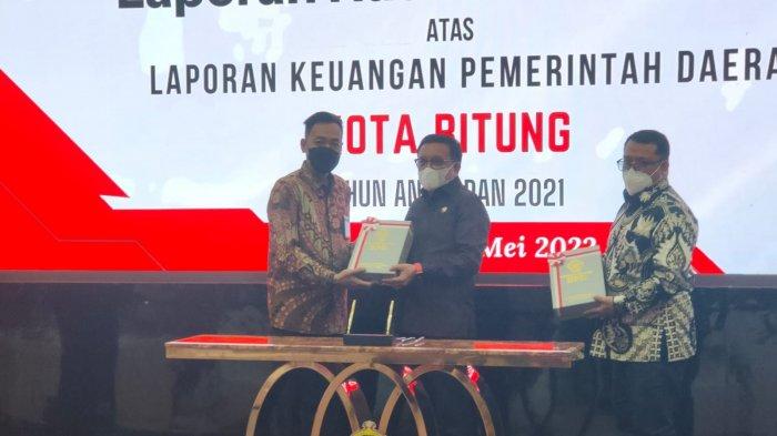 Pemkot Bitung Pimpinan Maurits dan Hengky Raih WTP Pertama - Tribunmanado.co.id