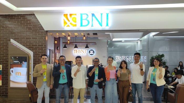 BNI Kenalkan Seragam Baru Tepat di Hari Pelanggan Nasional - Tribunmanado.co.id