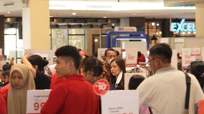 Potret Pengunjung dan Suasana Mega Mall Manado Sulawesi Utara Jelang ...