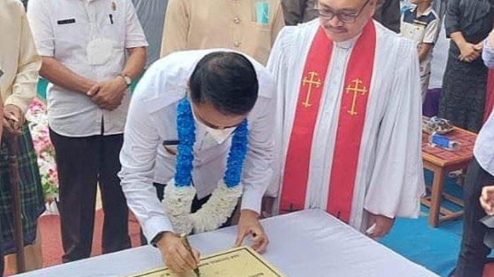 Bupati Boltim Sam Sachrul Mamonto Hadiri Peresmian Gereja Jemaat Bukit Sion Desa Dodap ...