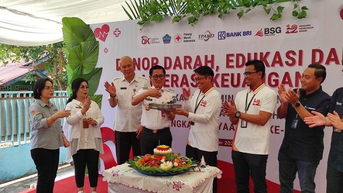 HUT ke-12, OJK dan BSG Edukasi Literasi Keuangan ke Masyarakat Darunu ...