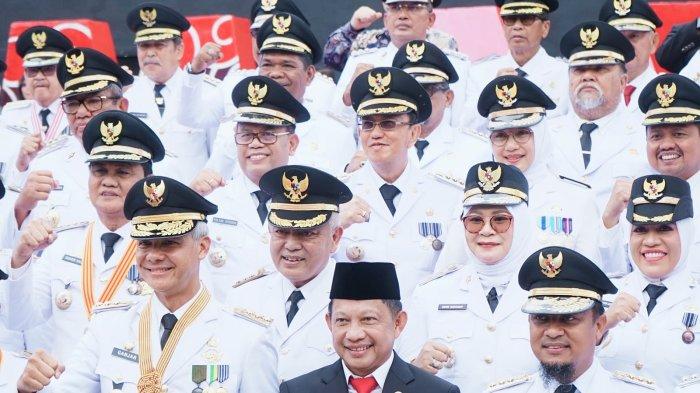 Bupati Minahasa Royke Roring Hadiri Peringatan Hari Otonomi Daerah di ...