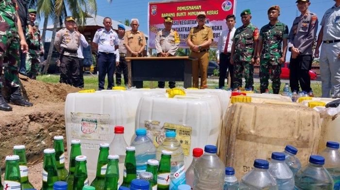 Polres Bolmong Sulawesi Utara Musnahkan Ribuan Liter Minuman Keras - Tribunmanado.co.id