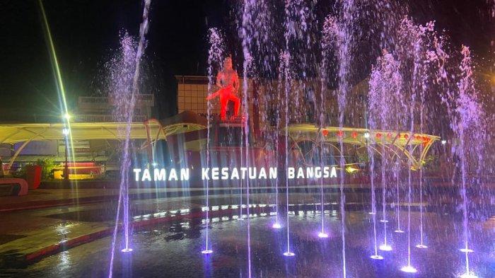 Potret Air Mancur di Taman Kesatuan Bangsa Manado Sulawesi Utara,Lidya ...