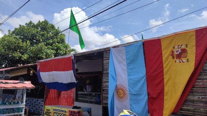 Piala Dunia 2022, Pasutri di Manado Sulawesi Utara Pasang Bendera ...