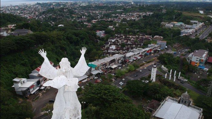 Potret Keindahan Monumen Patung Tuhan Yesus Memberkati di Manado ...