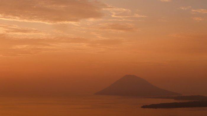 Berita Foto Gunung Tumpa, Destinasi untuk Menikmati Senja di Manado ...
