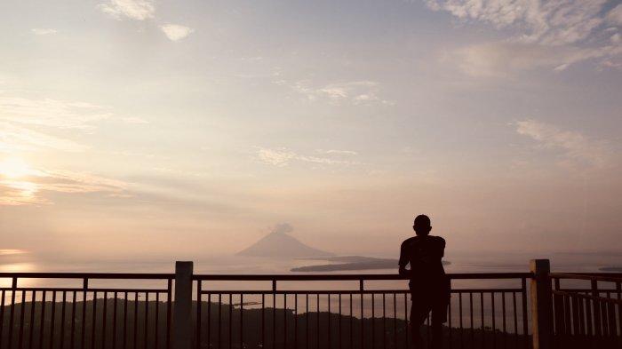 Berita Foto Gunung Tumpa, Destinasi untuk Menikmati Senja di Manado ...