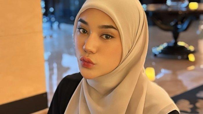 Sosok Clara Shinta, Disorot saat Review Kain Kafan, Merasa Seperti Mendapatkan Amanah ...