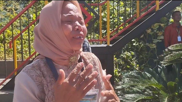 Momen Ibu di Bolmong Sulawesi Utara Nangis saat Cium Tangan Presiden Jokowi: Alhamdulilah ...