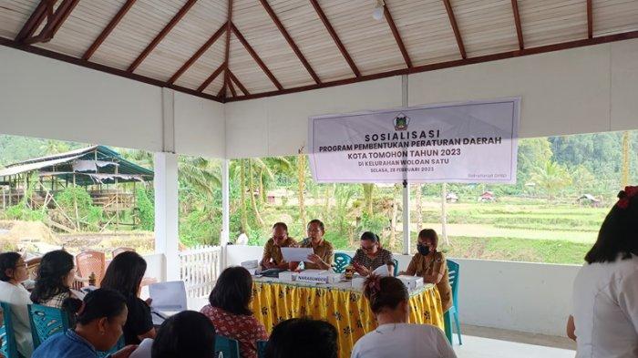 Temui Warga Woloan Tomohon, Santi Runtu Ingatkan Urgensi Perda ...