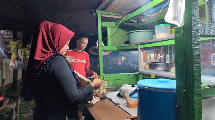 Sate Ayam Mba Yu di Bailang Tuminting Manado Diminati Warga, per Hari ...