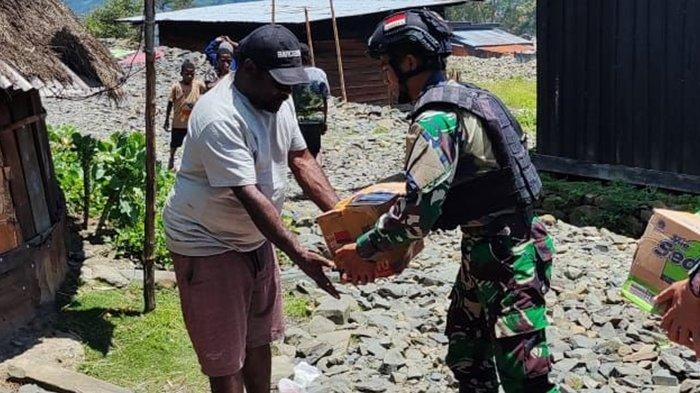 12 Satgas 712/Wiratama di Sulawesi Utara Kunjungi Warga Distrik ...