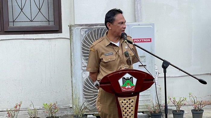 Sekda Tomohon Edwin Roring Tekankan 3B dalam Apel Kerja: Berdisiplin ...