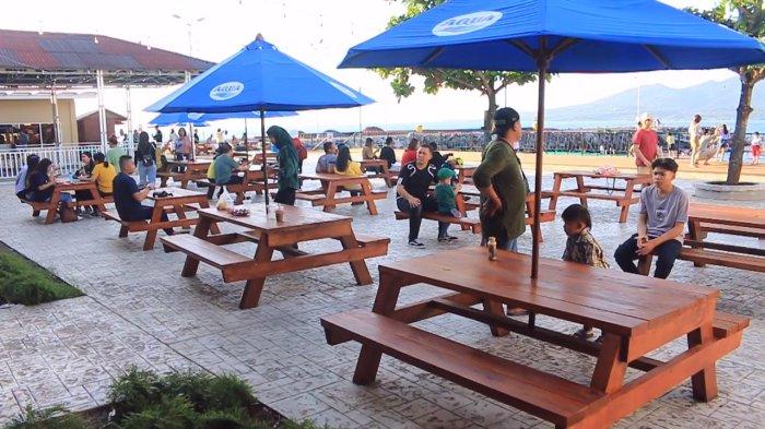 Sentra Kuliner di Megamas Manado Sulawesi Utara Diserbu Pengunjung ...