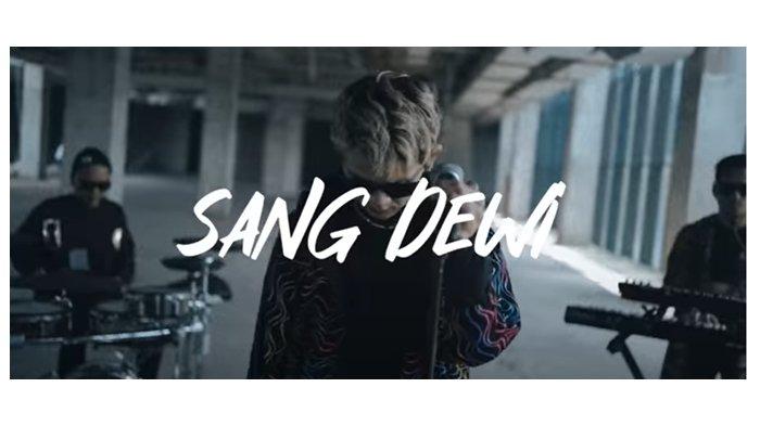 Lirik Lagu Sang Dewi - Five Minutes 'Pertama Kulihat Kamu, Berdebar ...