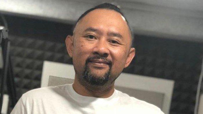 Sosok Artis Ronal Surapradja, Pamit dari Dunia Hiburan demi Maju di ...