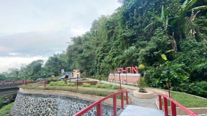Taman Air Terjun Batu Lapis Tambulisan Tomohon Sulawesi Utara Sepi ...