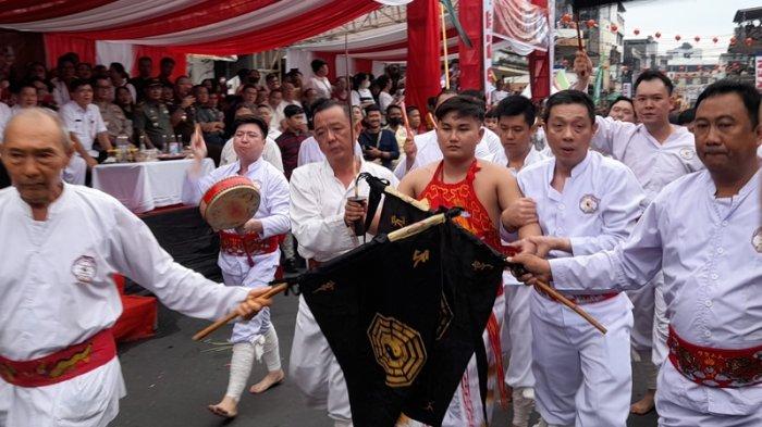 Tang Sin Gen Z Beraksi dalam Cap Go Meh Manado, Sulawesi Utara, Turunan Keenam dari Tang Sin ...