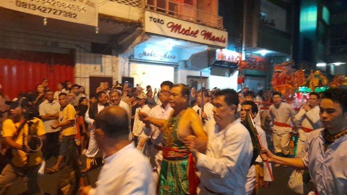 Arti Aksi Ekstrem Tangsin Dalam Cap Go Meh 2024 di Manado, Mulai ...