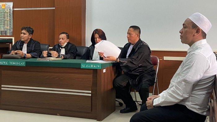 BREAKING NEWS : Sidang Dakwaan Kasus Pembunuhan Bemo, Terdakwa Sempat ...