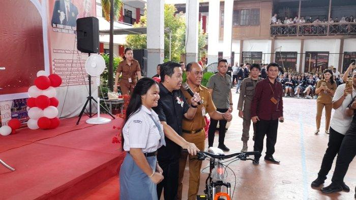 SMA Negeri 1 Manado, Punya Lulusan Tokoh Besar, Mulai dari Gubernur ...
