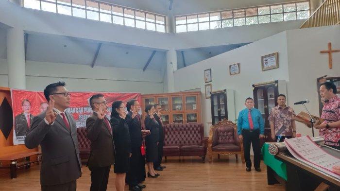 Wali Kota Tomohon Sulawesi Utara Lantik Enam Pejabat Definitif, 3 ...