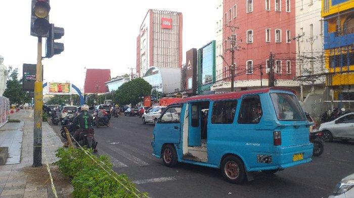 Warga Protes Banyak Kendaraan Berhenti di Zebra Cross Jalan Pierre ...