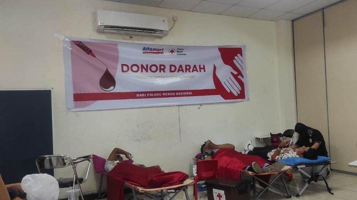 Alfamart Gelar Donor Darah Membantu yang Membutuhkan - Tribunmanado.co.id