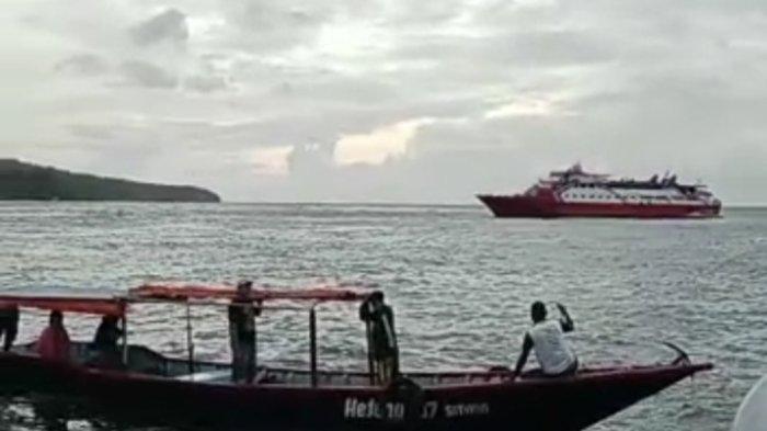 Angin Kencang dan Gelombang Tinggi Landa Perairan Sitaro, 2 Kapal Berlindung di Pulau Sekitar ...