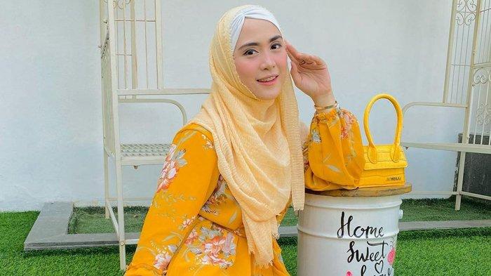 Sempat Positif Covid-19, April Jasmine Ceritakan Kegiatannya saat ...