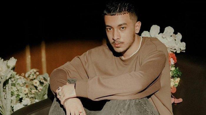 Lirik dan Terjemahan Lagu Somebody's Pleasure - Aziz Hedra: Soul Try To ...