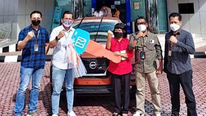 BRI Kanca Tondano Serahkan Satu Unit All New Nissan Livina Kepada Pemenang Undian Simpedes ...