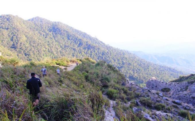 Merdunya Nyanyian Manikulu Hanya Ada di Gunung Ambang - Tribunmanado.co.id