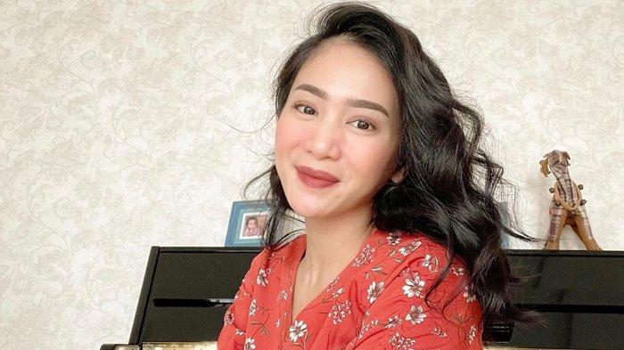 Ingat Bunga Zainal? Kini sang Artis Ungkap Rasa Bangga Anak Sulungnya Beranjak Remaja ...