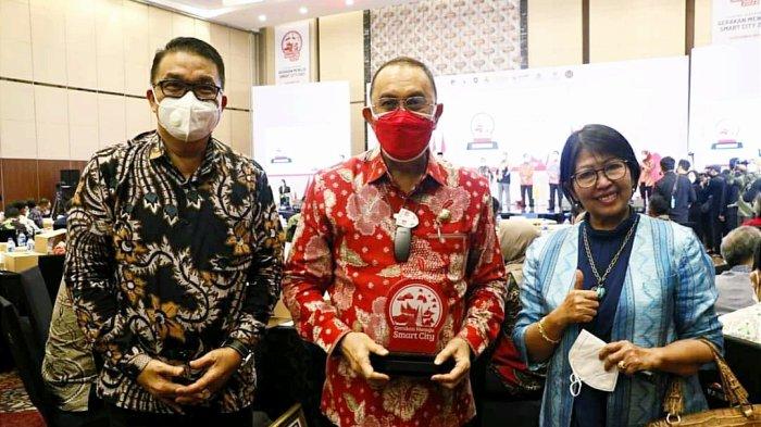 Bupati Royke Roring Banjir Penghargaan, Kali Ini dari Kemenkominfo ...