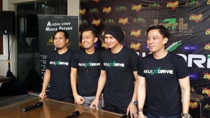 CHORD 'Semakin Ku Menyayangimu', Lirik Lagu Melepasmu- Grub Band Drive ...