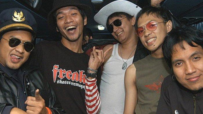 Chord dan Lirik Lagu 'Dari Hati' - Club Eighties: Bila Menjadi Aku ...